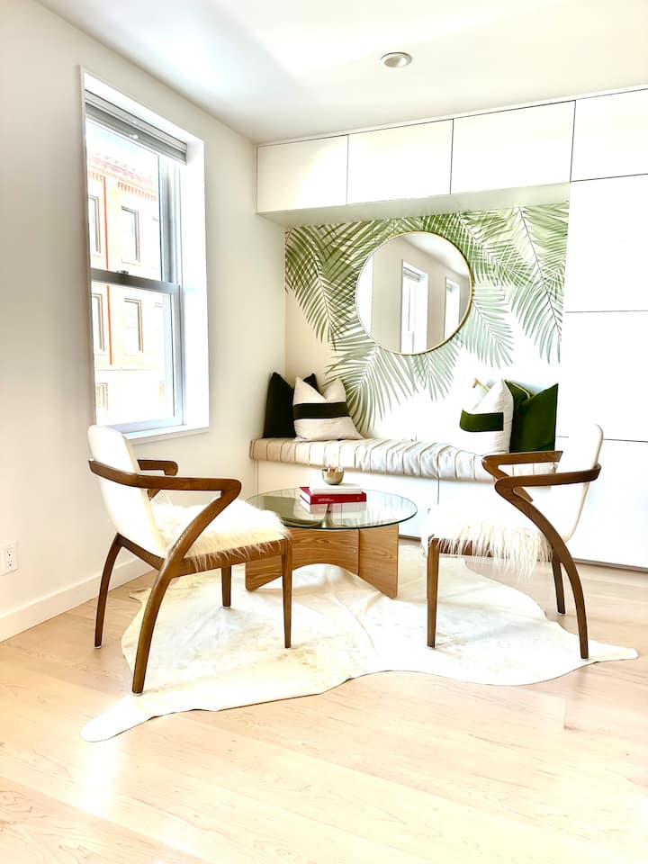 Beautiful Downtown Great Barrington Apartment - Great Barrington, MA