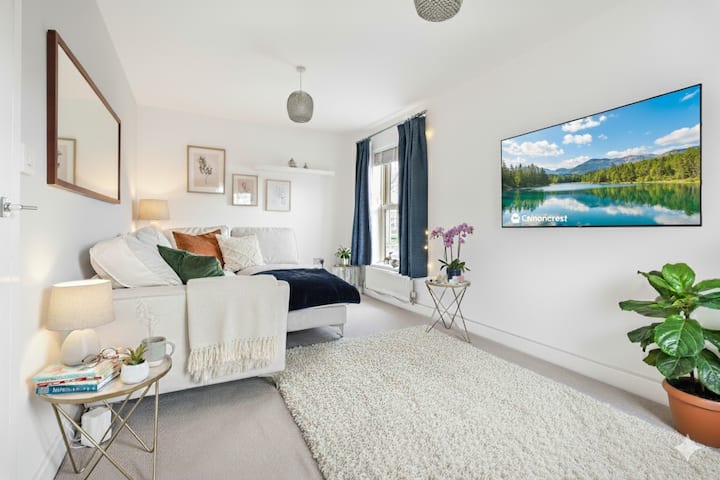 Modern 3-bed + Office • Walk To Bicester Village - Bicester