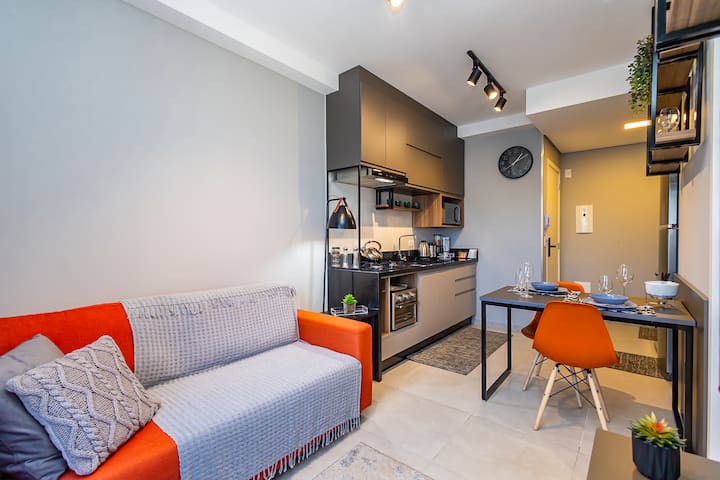 Moderno, Confortável E Prático. Perto De Tudo. - Curitiba