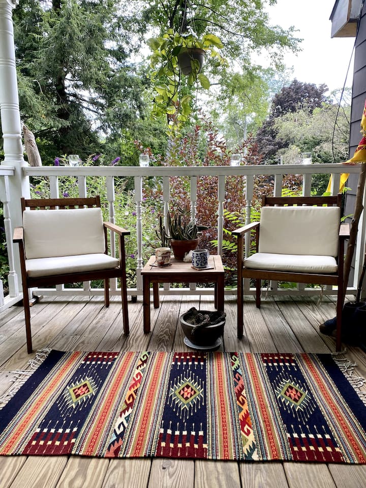 Artful Country Cabin In The Berkshire Foothills - Berkshire County, MA