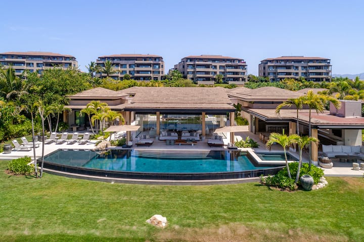 Sky-high Luxury: Panoramic Views & Full Staff - Punta Mita