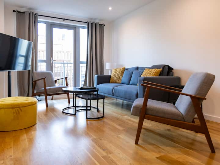 The Sycamore Suite - Woking