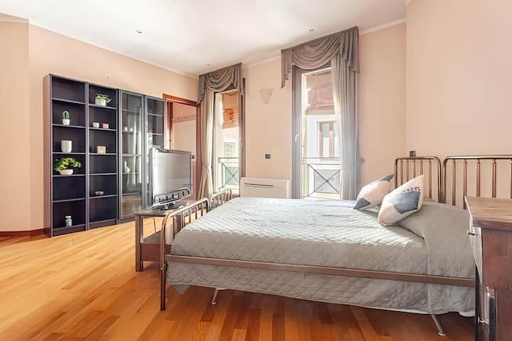 [Live The History] - A Due Passi Dal Castello - Ferrare