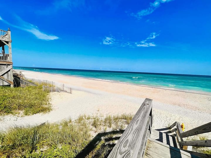 Close To Beach | 5br Coastal Retreat | Sleeps 10 - Wilmington, NC