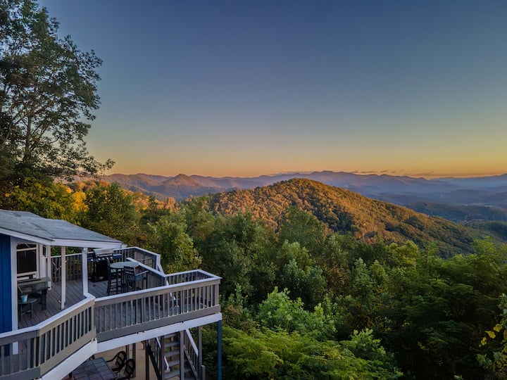 Pet-friendly Cabin With Sunset Views. Welcome! - Franklin, NC