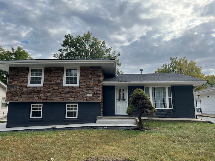 Holcomb House - Des Moines, IA