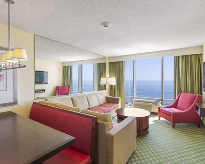 Oceanfront Resort 1 Bedroom Sleeps 4 - Virginia Beach, VA