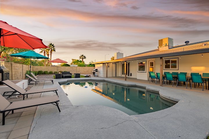 Family Hq | 4br/2ba Sleeps 16 + Free Heated Pool - Mesa, AZ
