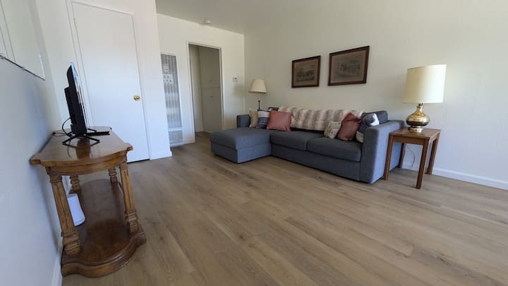 Modern Farmhouse Vibe Apartment San Jose State - San Jose, CA