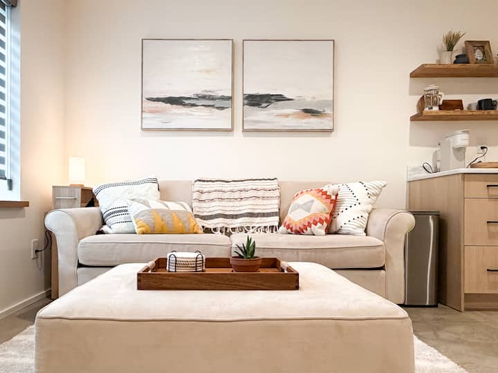 Private Lakeview Guest Suite Designer Home - Renton, WA