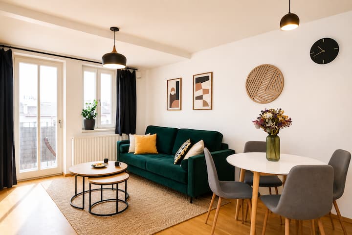 Stylish Penthouse With Balcony Near City Center - Praga