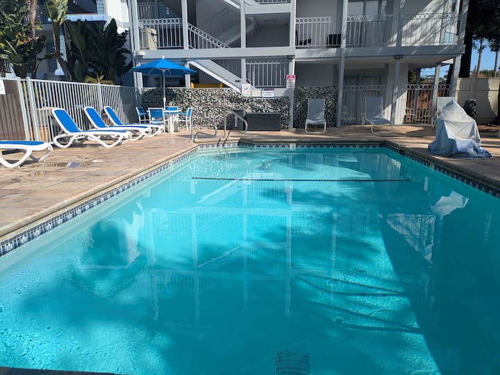 Adjoining Deluxe Rooms | 4 Beds, Dual Bath - Santa Cruz, CA