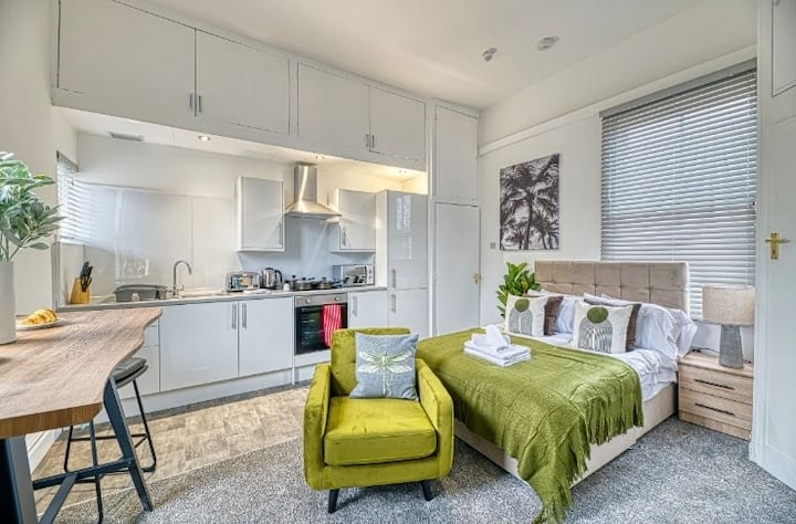 2 Sleeps Near St Anne's Sea & Train Station - Lytham St Annes