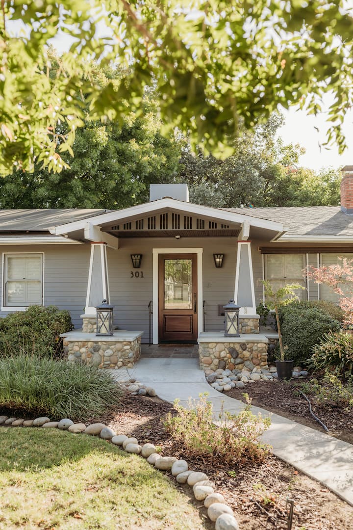 Sierra's Secret Garden - Exeter, CA