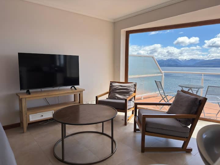 Views To The Lake Apt - Private Balcony - 