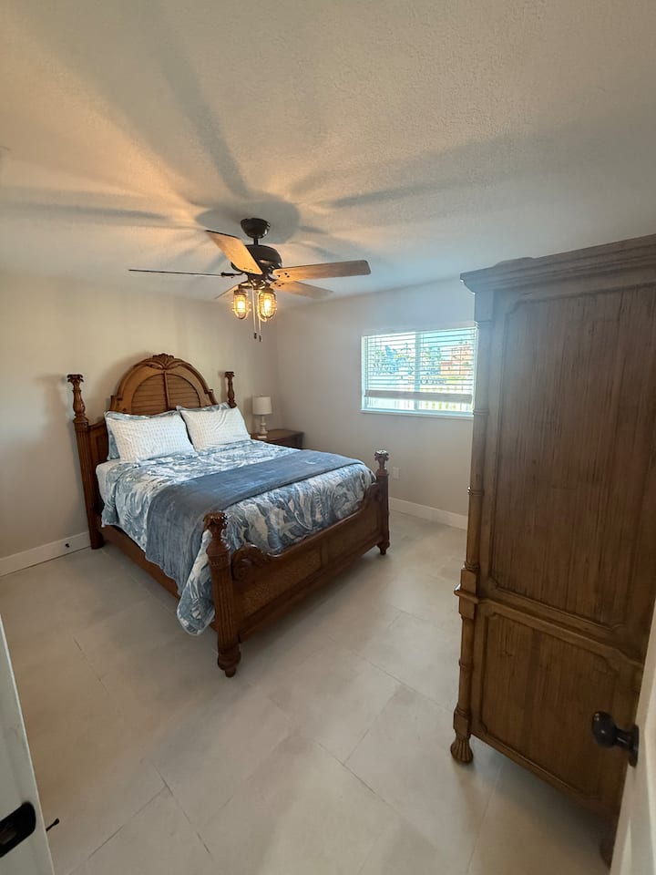 Beach Gardens - Treasure Island, FL