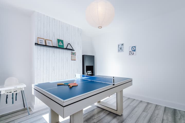 3-br Home With Games Room Near Chester Racecourse - Chester, UK
