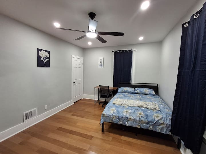 #1a- Bright & Specious Bedroom At Condict St, Jc - Jersey City, NJ