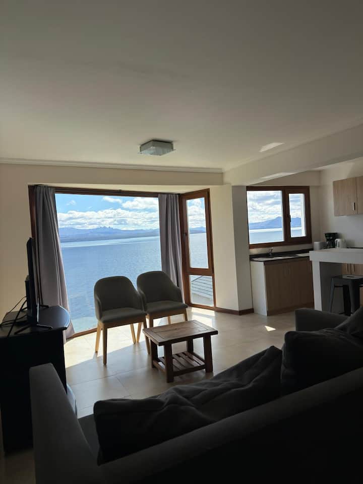 Departamento Con Vistas Al Lago. Buena Ubicación - Argentina