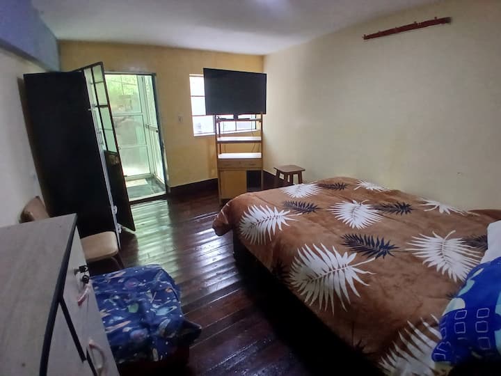 Bienvenidos, Welcome Tu Comodidad Es Primero. - Huancavelica