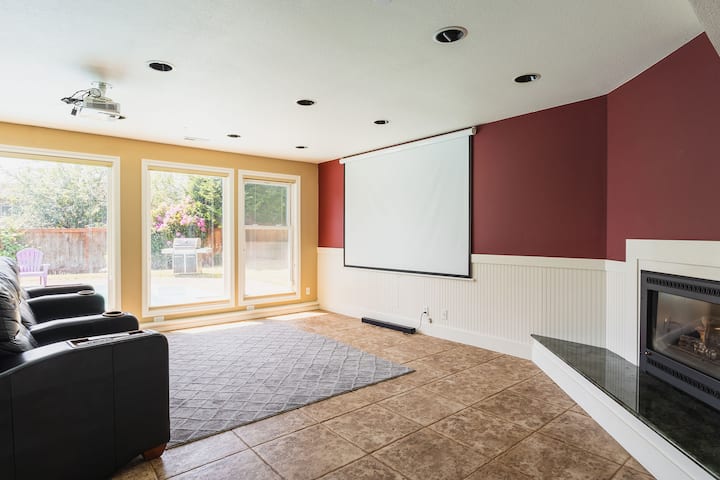 Cozy & Convenient Stay In A Multi-family Home - Bellevue, WA