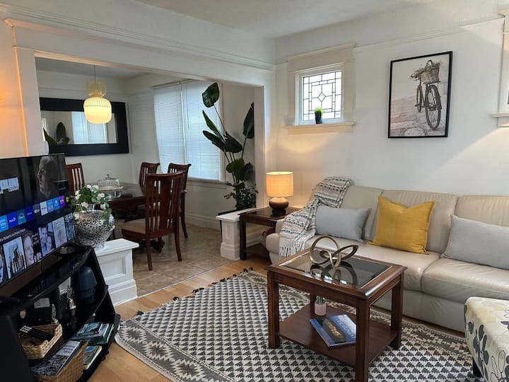 Your Central, Comfortable Gateway To Niagara - St. Catharines