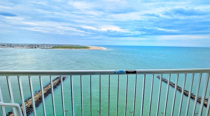 Oceanfront Studio | Boardwalk + Free Parking - Atlantic City, NJ