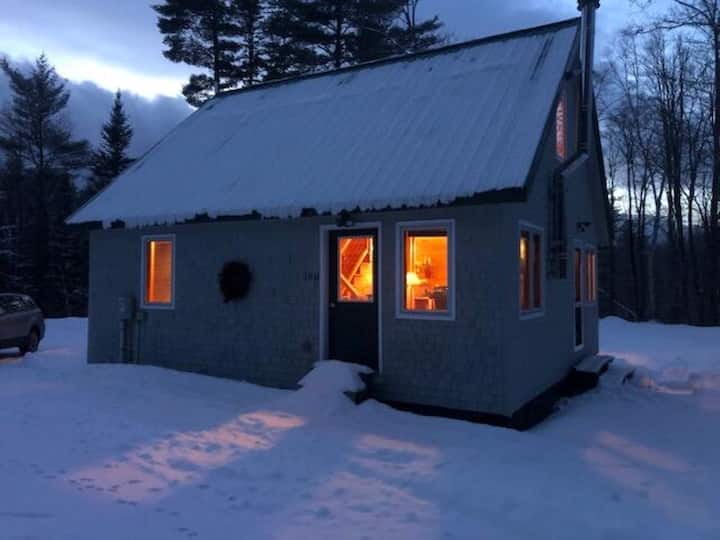 Cozy Cabin On The Carrabassett River - Maine