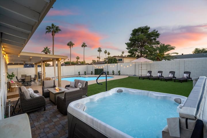 Stylish Desert Family Getaway + Pool - Tempe, AZ
