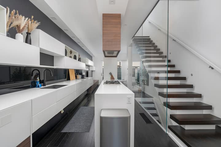 Trinity Bellwoods | Little Italy | Free Parking - Toronto