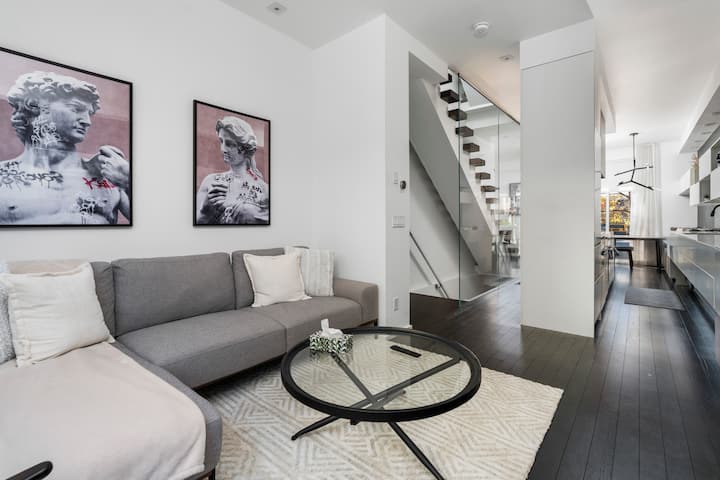 Modern 4br In Trinity Bellwoods Townhouse +Parking - Toronto