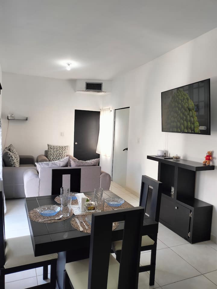 Casa Familiar Con Alberca En Zona Tranquila - Torreón