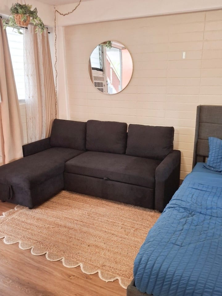 Retro Surfpad, W Kitchen/pool! 2 Blks From Beach! - Honolulu