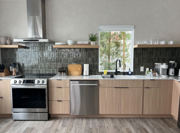 Castaway Cay Near Disneyland | Hot Tub | Fire Pit - Anaheim