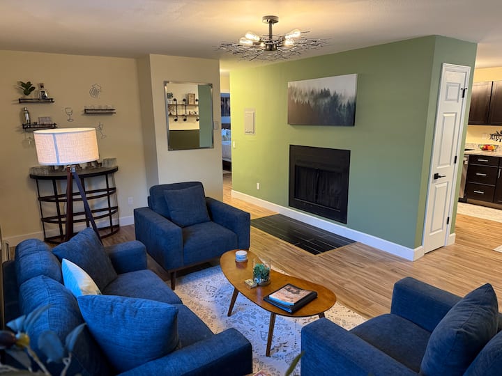 2 Beds/1 Bath Clean & Quite - 12 Min From Airport - Anchorage