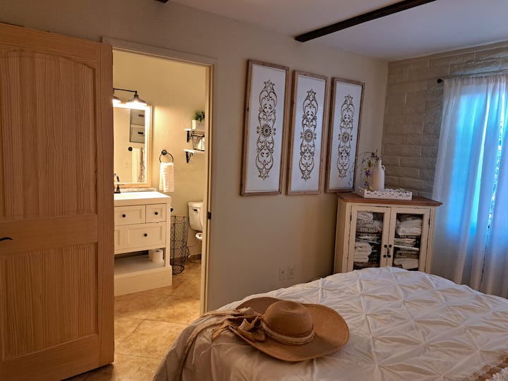 The Abrego/new Paint, New Furniture, Massage Chair - Green Valley, AZ