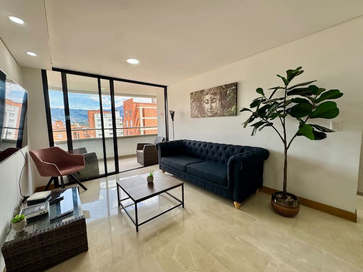 Amplio Y Luminoso Apartamento Con Vista - Laureles - Medellín