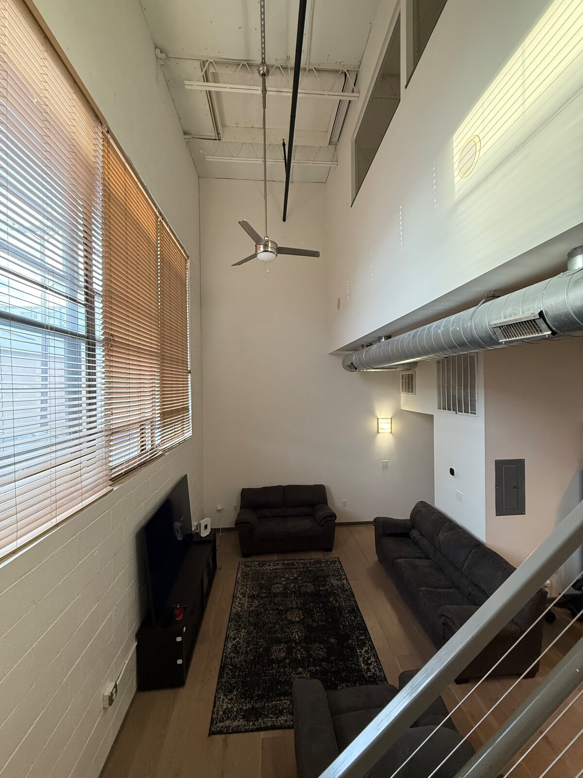 Stylish Manchester Loft w/City Vibes & Open Layout - Airbnb