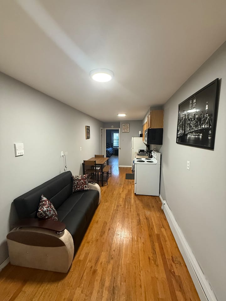 Cozy 2 Bed Apt 7 Heart Of Town, Nyc 10 Min - Hoboken, NJ