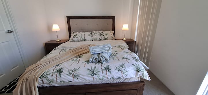 Relaxing Lake Side Residence - Armadale