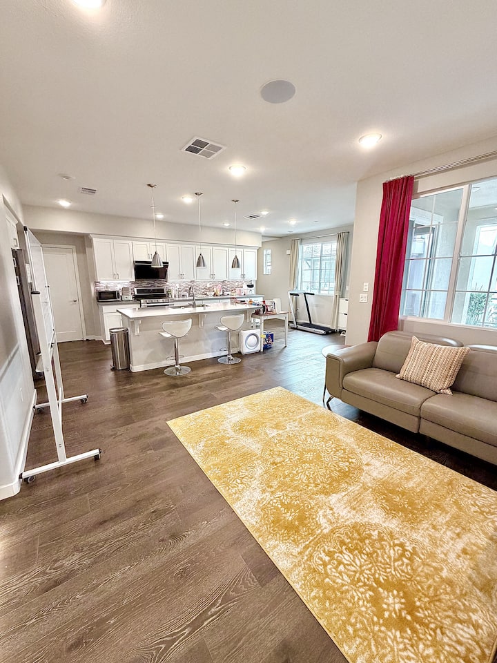 Luxury Tech-healing Home | 3br · Near Tesla & Meta - Fremont, CA