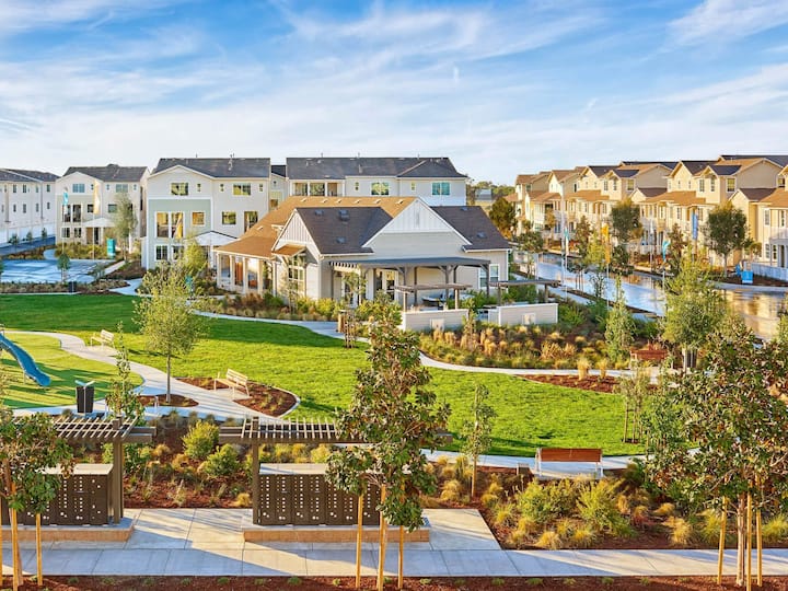 Luxury Tech-healing Home | 3br · Near Tesla & Meta - Fremont, CA