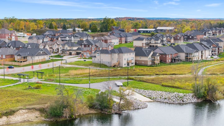 Sea World: Spacious Modern 7b/4.5b Estate House! - Peterborough, ON, Canadà