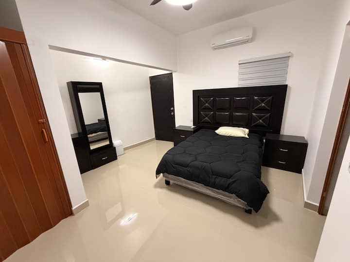 Blanca, Nueva Y Confortable - Monterrey