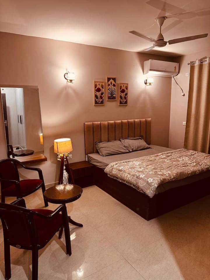 Zoomstay| 3bhk Suite| Near Palassio Mall & Ekana - Lucknow