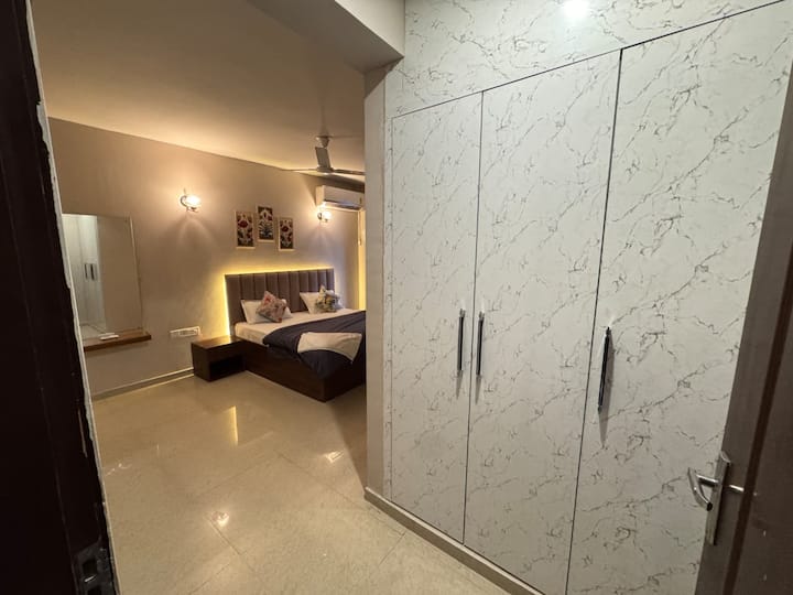 Zoomstay| 3bhk Suite| Near Palassio Mall & Ekana - Lucknow