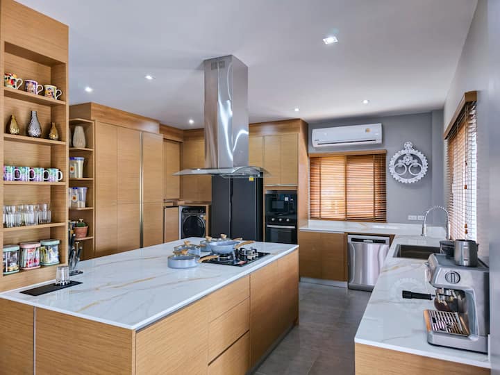 Stylish New 4-bedroom Modern Smart Home - Phuket district, Thailand