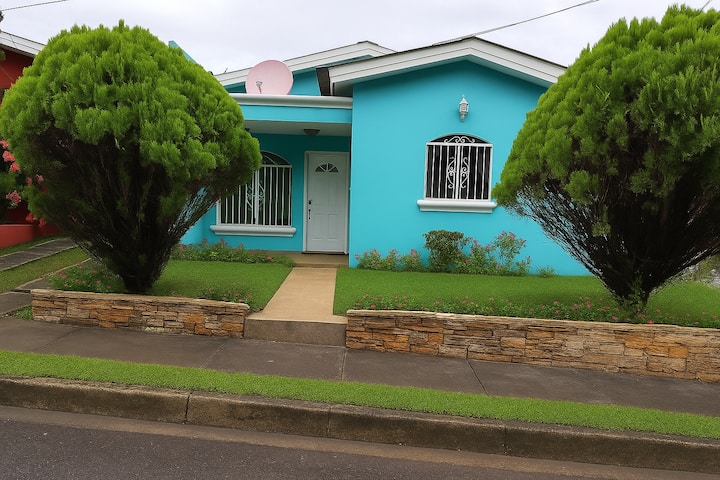 Encantadora Casa Familiar Cerca De Todo. - Managua