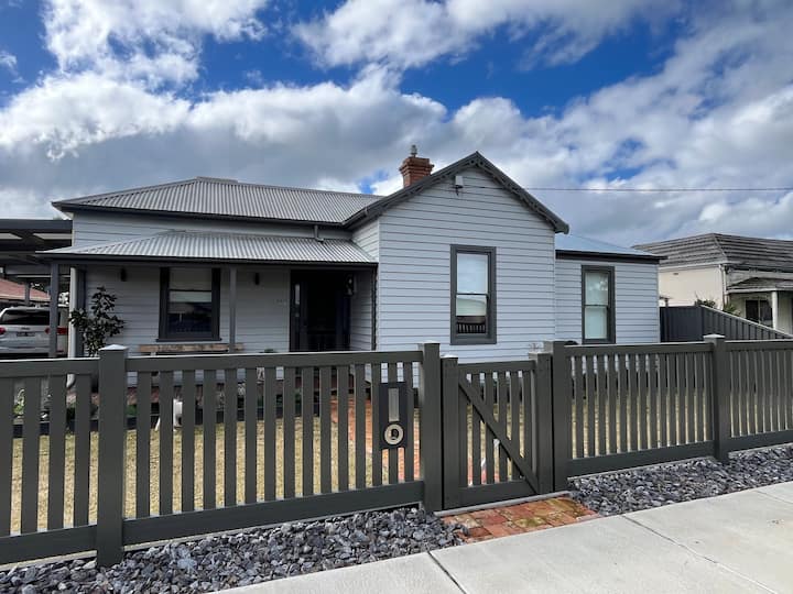 Moore Charm - Ararat