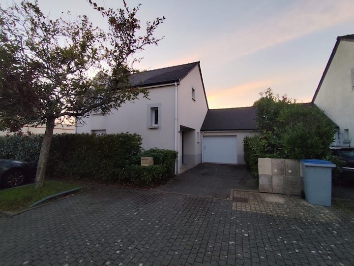 Chambre Pour Femme Seule - Nantes